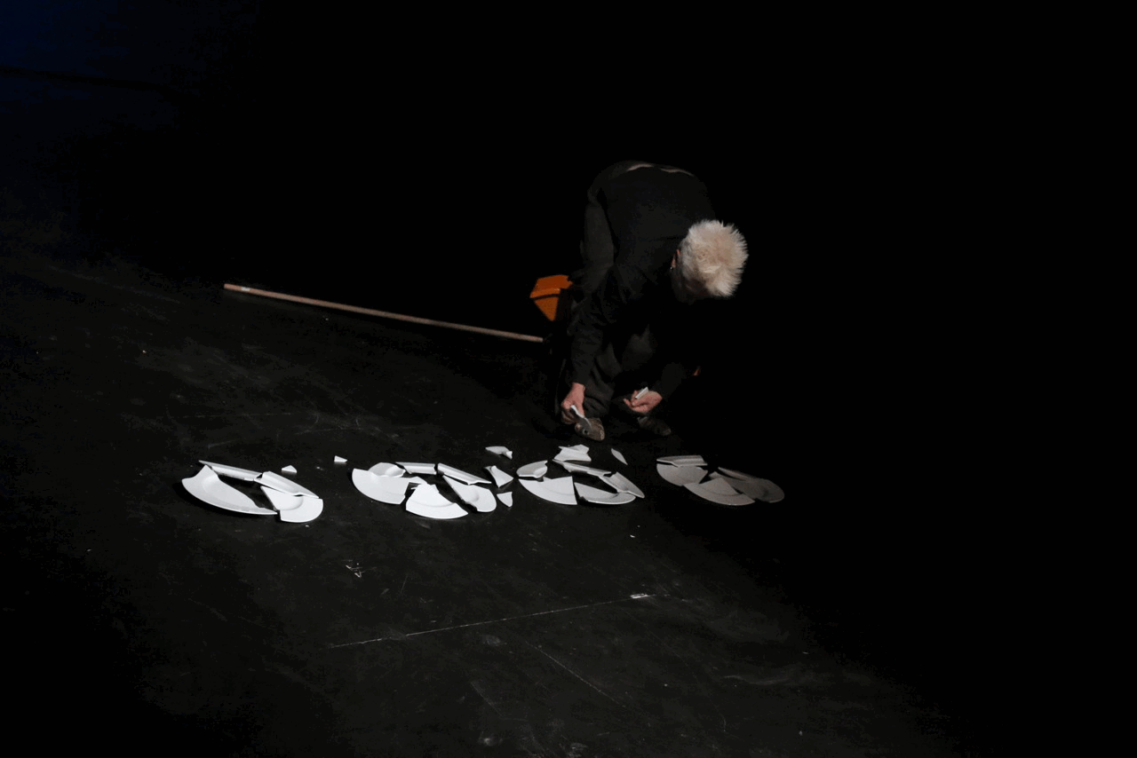 Performance | Lesley Yendell